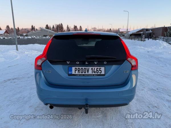Zils Volvo V60 2015 Tallina, ar dzinēja tilpumu 2.00 L un nobraukumu 273 tūkst. km par 7690 €, foto 11 vietnē AUTOMOTO.COM.LV