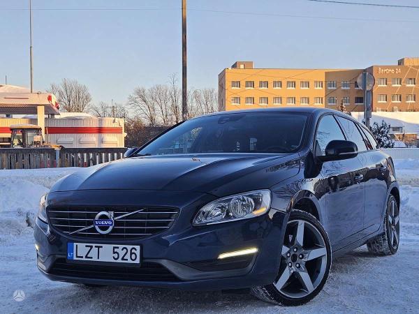 Zils Volvo V60 2015 Šauļi, ar dzinēja tilpumu 1.56 L un nobraukumu 339 tūkst. km par 5950 €, foto 1 vietnē AUTOMOTO.COM.LV