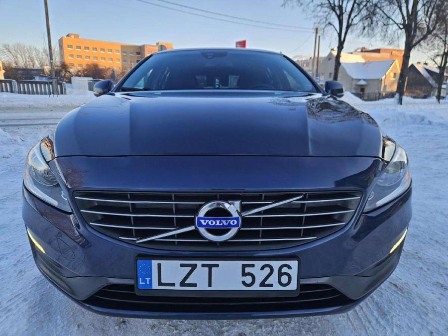 Blue Volvo V60 2015 in Siauliai, with an engine capacity of 1.56 L and mileage of 339 thousand km for 5950 €, photo 2 on AUTOMOTO.COM.LV