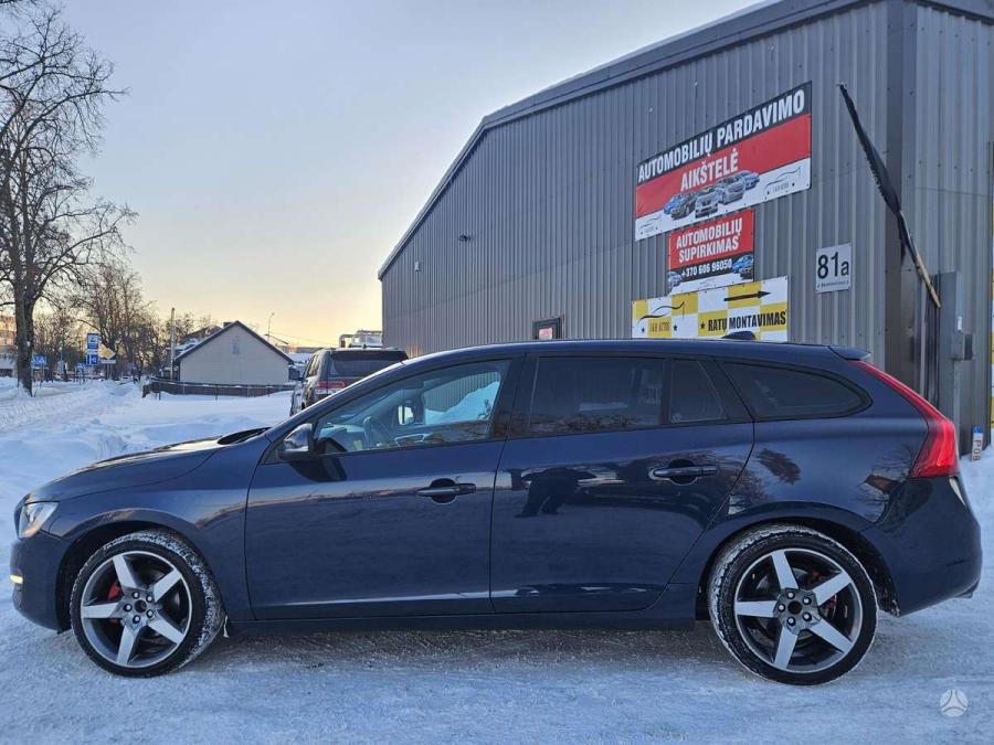 Blue Volvo V60 2015 in Siauliai, with an engine capacity of 1.56 L and mileage of 339 thousand km for 5950 €, photo 6 on AUTOMOTO.COM.LV