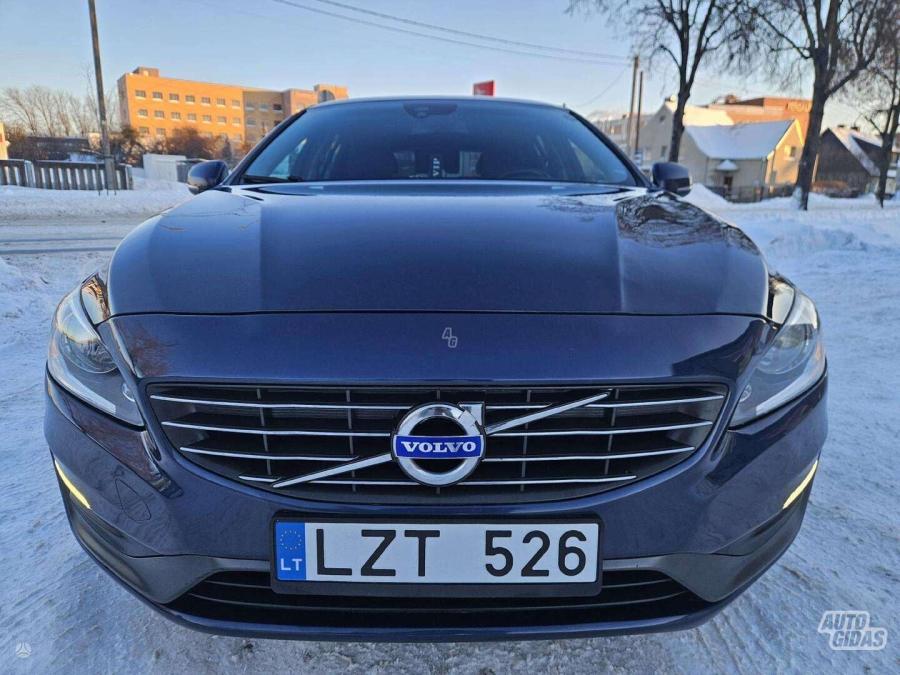 Blue Volvo V60 2015 in Siauliai, with an engine capacity of 1.60 L and mileage of 339 thousand km for 5750 €, photo 2 on AUTOMOTO.COM.LV