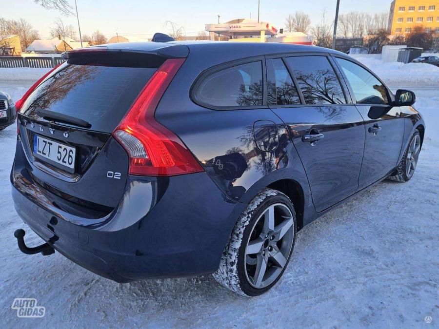 Blue Volvo V60 2015 in Siauliai, with an engine capacity of 1.60 L and mileage of 339 thousand km for 5750 €, photo 8 on AUTOMOTO.COM.LV