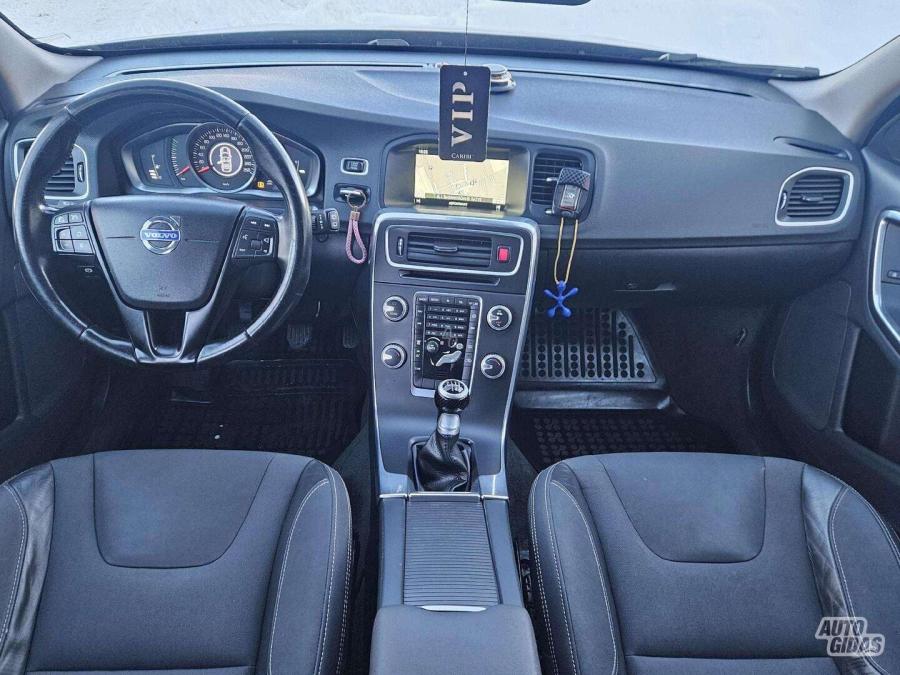 Blue Volvo V60 2015 in Siauliai, with an engine capacity of 1.60 L and mileage of 339 thousand km for 5750 €, photo 13 on AUTOMOTO.COM.LV