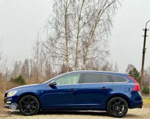 Zils Volvo V60 2015 Šauļi, ar dzinēja tilpumu 2.00 L un nobraukumu 270 tūkst. km par 8550 €, foto 13 vietnē AUTOMOTO.COM.LV