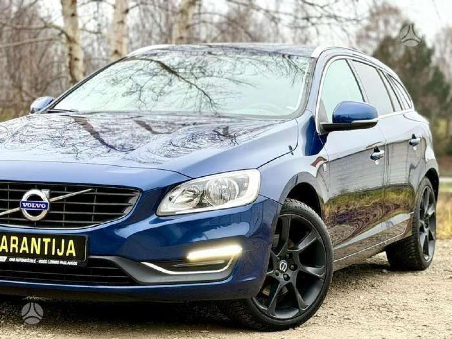 Zils Volvo V60 2015 Šauļi, ar dzinēja tilpumu 2.00 L un nobraukumu 270 tūkst. km par 8550 €, foto 16 vietnē AUTOMOTO.COM.LV