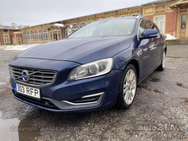Zils Volvo V60 2015 Hāpsalu, ar dzinēja tilpumu 2.00 L un nobraukumu 411 tūkst. km par 7600 €, foto 3 vietnē AUTOMOTO.COM.LV
