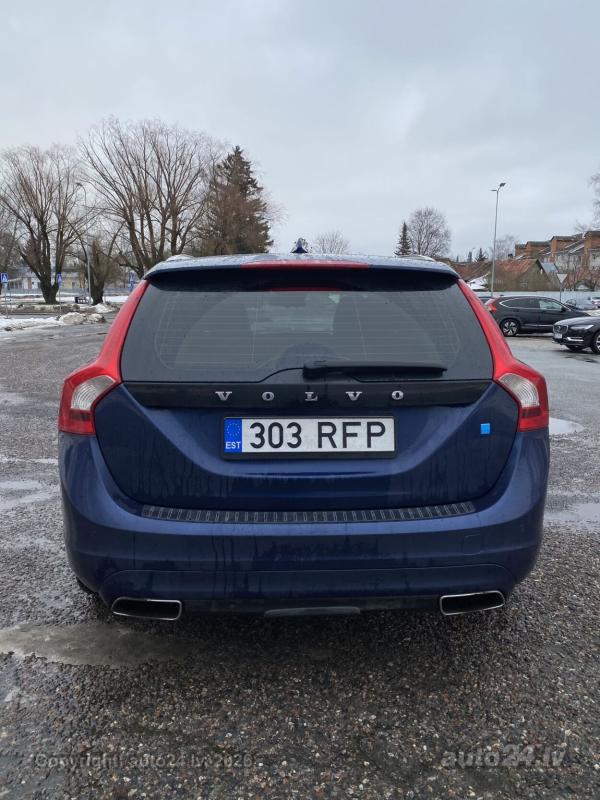 Zils Volvo V60 2015 Hāpsalu, ar dzinēja tilpumu 2.00 L un nobraukumu 411 tūkst. km par 7600 €, foto 6 vietnē AUTOMOTO.COM.LV