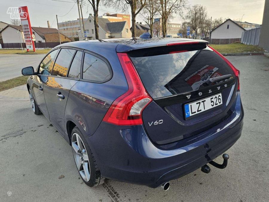 Zils Volvo V60 2015 Šauļi, ar dzinēja tilpumu 1.60 L un nobraukumu 339 tūkst. km par 5550 €, foto 5 vietnē AUTOMOTO.COM.LV
