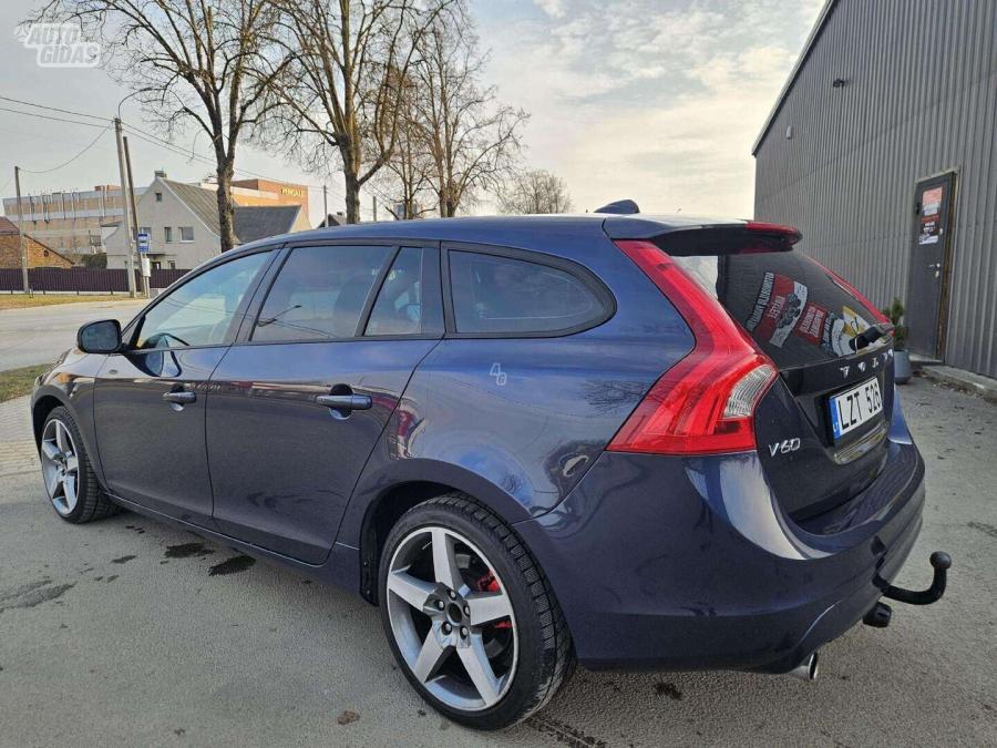 Zils Volvo V60 2015 Šauļi, ar dzinēja tilpumu 1.60 L un nobraukumu 339 tūkst. km par 5550 €, foto 6 vietnē AUTOMOTO.COM.LV