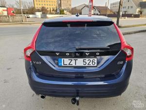 Zils Volvo V60 2015 Šauļi, ar dzinēja tilpumu 1.60 L un nobraukumu 339 tūkst. km par 5550 €, foto 11 vietnē AUTOMOTO.COM.LV
