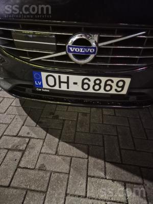 Blue Volvo V60 2015 in Valmiera, with an engine capacity of 2.40 L and mileage of 262 thousand km for 10800 €, photo 3 on AUTOMOTO.COM.LV