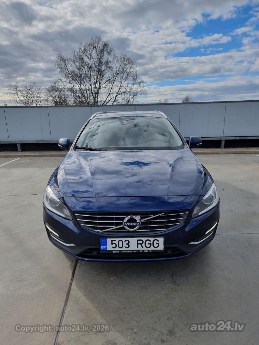 Blue Volvo V60 2015 in Tallinn, with an engine capacity of 2.00 L and mileage of 205 thousand km for 9100 €, photo 4 on AUTOMOTO.COM.LV