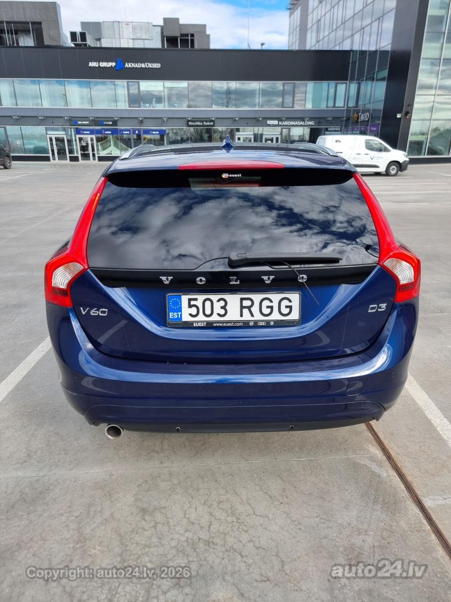 Blue Volvo V60 2015 in Tallinn, with an engine capacity of 2.00 L and mileage of 205 thousand km for 9100 €, photo 5 on AUTOMOTO.COM.LV