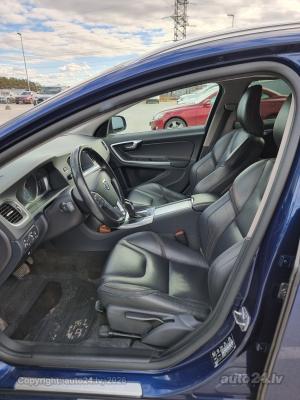 Blue Volvo V60 2015 in Tallinn, with an engine capacity of 2.00 L and mileage of 205 thousand km for 9100 €, photo 11 on AUTOMOTO.COM.LV