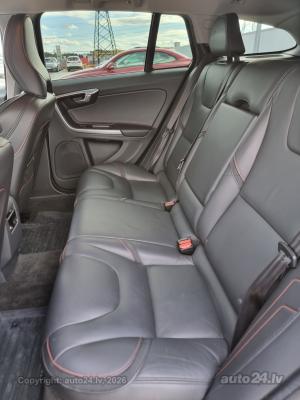 Blue Volvo V60 2015 in Tallinn, with an engine capacity of 2.00 L and mileage of 205 thousand km for 9100 €, photo 13 on AUTOMOTO.COM.LV