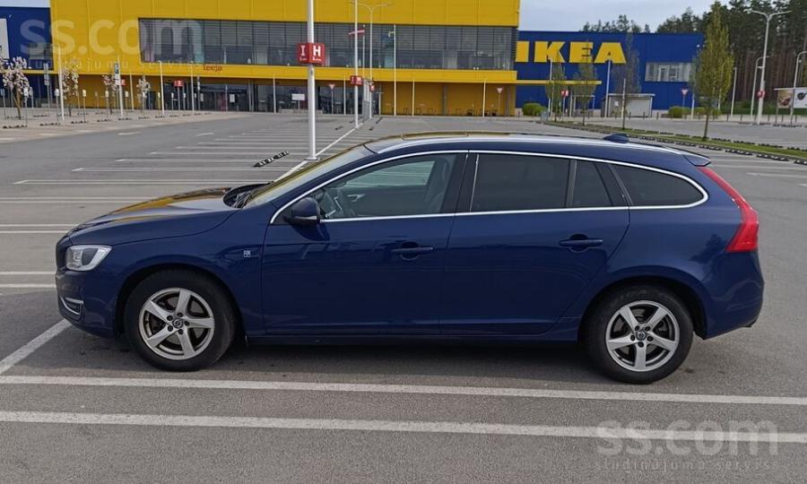 Zils Volvo V60 2015 Rīga, ar dzinēja tilpumu 2.00 L un nobraukumu 352 tūkst. km par 6100 €, foto 6 vietnē AUTOMOTO.COM.LV