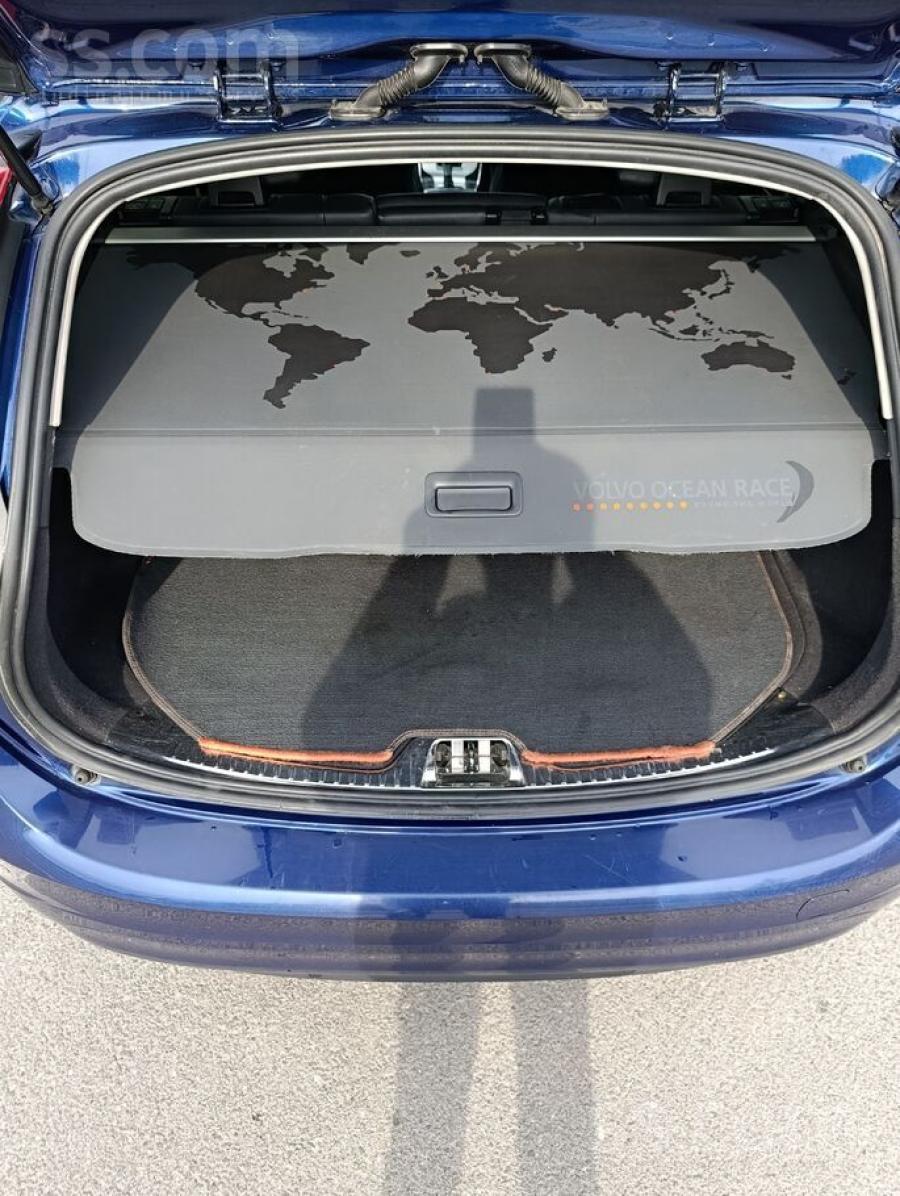 Zils Volvo V60 2015 Rīga, ar dzinēja tilpumu 2.00 L un nobraukumu 352 tūkst. km par 6100 €, foto 8 vietnē AUTOMOTO.COM.LV