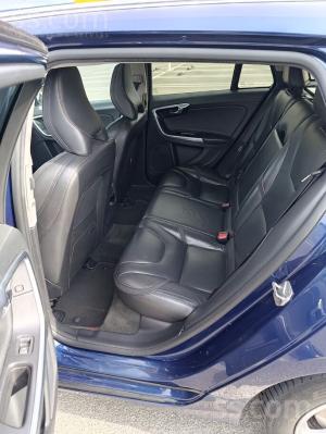 Zils Volvo V60 2015 Rīga, ar dzinēja tilpumu 2.00 L un nobraukumu 352 tūkst. km par 6100 €, foto 12 vietnē AUTOMOTO.COM.LV