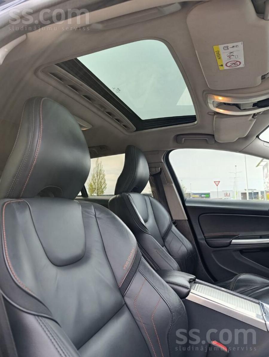 Zils Volvo V60 2015 Rīga, ar dzinēja tilpumu 2.00 L un nobraukumu 352 tūkst. km par 6100 €, foto 14 vietnē AUTOMOTO.COM.LV