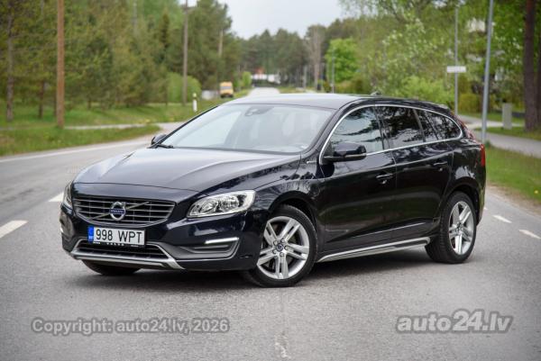 Zils Volvo V60 2015 Pērnava, ar dzinēja tilpumu 2.40 L un nobraukumu 287 tūkst. km par 9999 €, foto 1 vietnē AUTOMOTO.COM.LV
