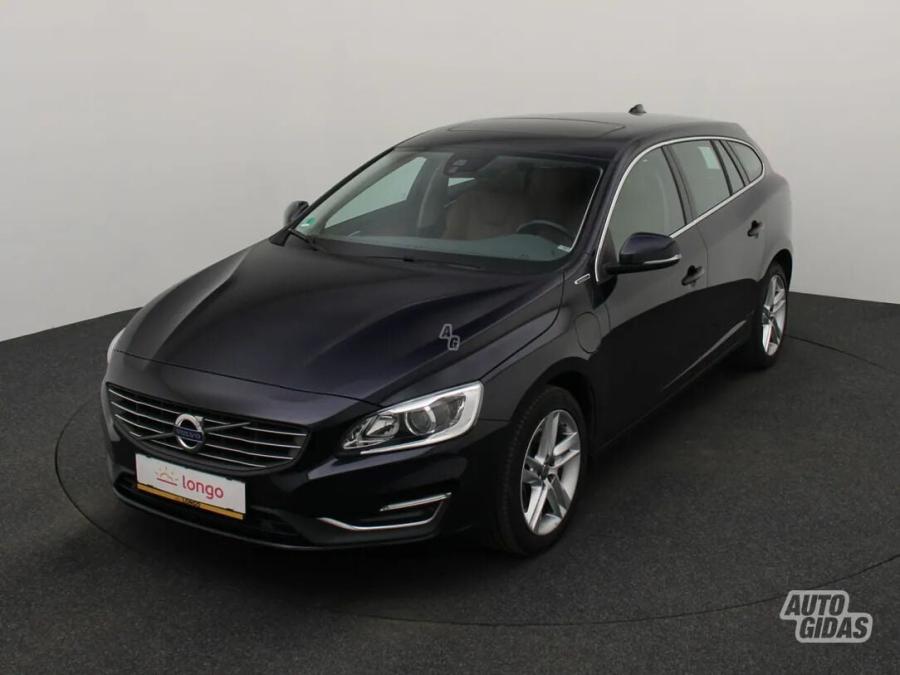 Blue Volvo V60 2015 in Vilnius, with an engine capacity of 2.40 L and mileage of 193 thousand km for 11299 €, photo 1 on AUTOMOTO.COM.LV