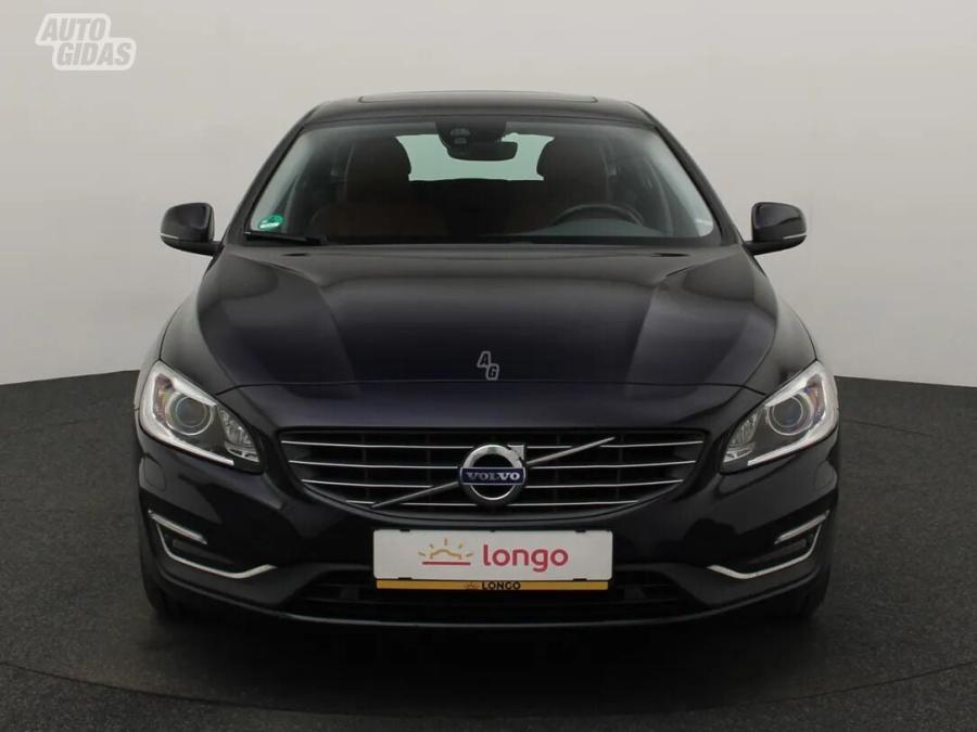 Blue Volvo V60 2015 in Vilnius, with an engine capacity of 2.40 L and mileage of 193 thousand km for 11299 €, photo 4 on AUTOMOTO.COM.LV