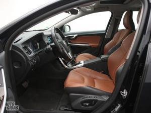 Blue Volvo V60 2015 in Vilnius, with an engine capacity of 2.40 L and mileage of 193 thousand km for 11299 €, photo 5 on AUTOMOTO.COM.LV
