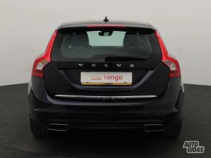 Blue Volvo V60 2015 in Vilnius, with an engine capacity of 2.40 L and mileage of 193 thousand km for 11299 €, photo 6 on AUTOMOTO.COM.LV