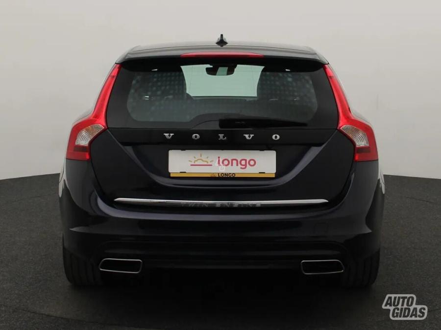 Blue Volvo V60 2015 in Vilnius, with an engine capacity of 2.40 L and mileage of 193 thousand km for 11299 €, photo 6 on AUTOMOTO.COM.LV