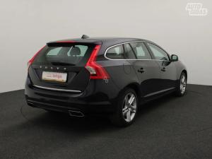 Blue Volvo V60 2015 in Vilnius, with an engine capacity of 2.40 L and mileage of 193 thousand km for 11299 €, photo 9 on AUTOMOTO.COM.LV