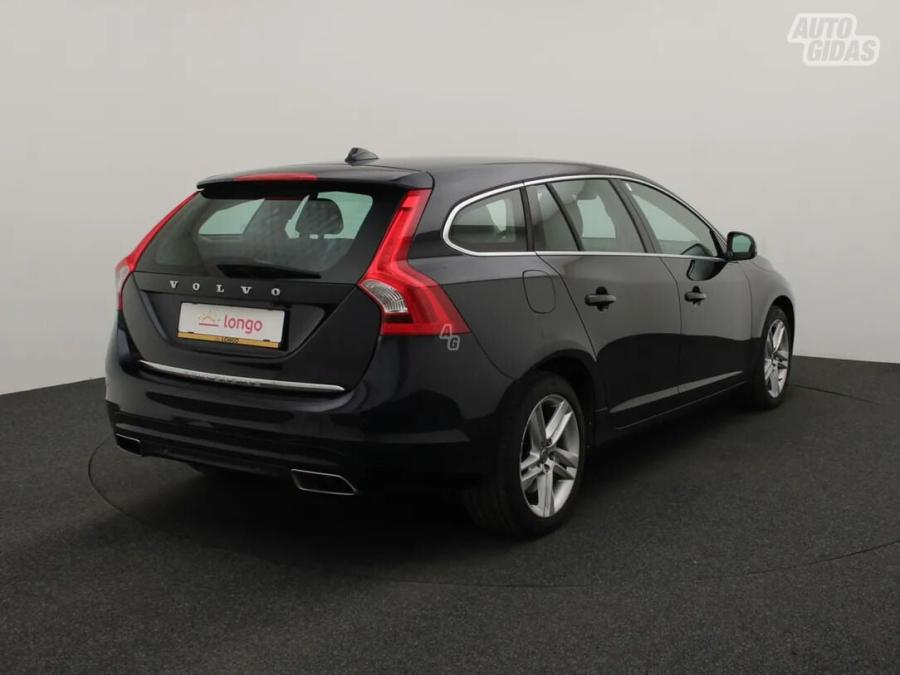 Blue Volvo V60 2015 in Vilnius, with an engine capacity of 2.40 L and mileage of 193 thousand km for 11299 €, photo 9 on AUTOMOTO.COM.LV