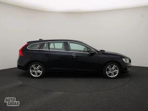 Blue Volvo V60 2015 in Vilnius, with an engine capacity of 2.40 L and mileage of 193 thousand km for 11299 €, photo 10 on AUTOMOTO.COM.LV