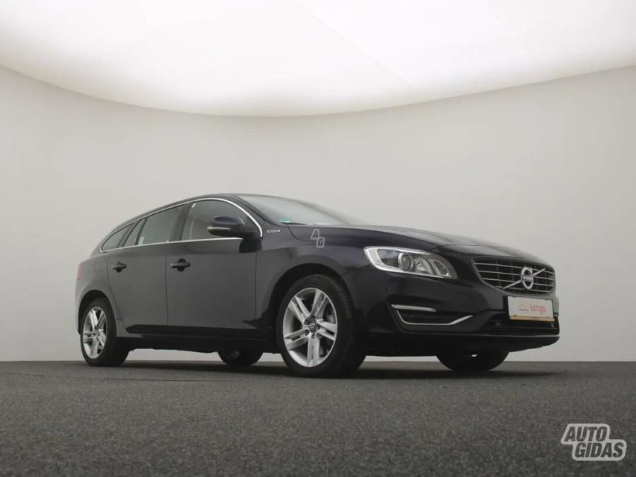 Blue Volvo V60 2015 in Vilnius, with an engine capacity of 2.40 L and mileage of 193 thousand km for 11299 €, photo 12 on AUTOMOTO.COM.LV