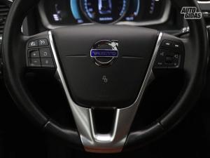 Blue Volvo V60 2015 in Vilnius, with an engine capacity of 2.40 L and mileage of 193 thousand km for 11299 €, photo 19 on AUTOMOTO.COM.LV