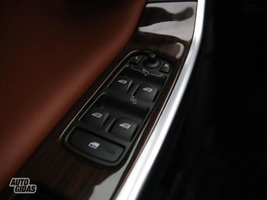 Blue Volvo V60 2015 in Vilnius, with an engine capacity of 2.40 L and mileage of 193 thousand km for 11299 €, photo 27 on AUTOMOTO.COM.LV