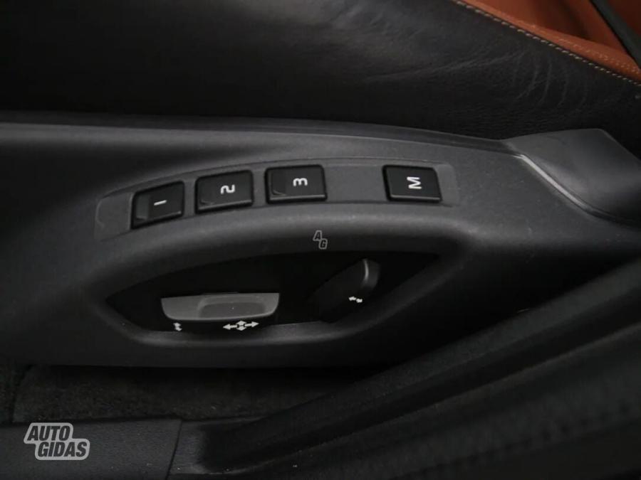 Blue Volvo V60 2015 in Vilnius, with an engine capacity of 2.40 L and mileage of 193 thousand km for 11299 €, photo 32 on AUTOMOTO.COM.LV