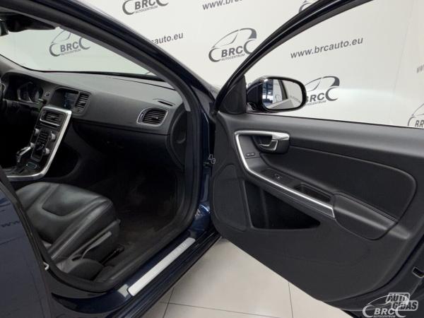 Zils Volvo V60 2015 Avižieniai, ar dzinēja tilpumu 2.40 L un nobraukumu 375 tūkst. km par 5900 €, foto 8 vietnē AUTOMOTO.COM.LV