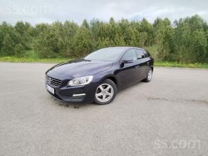 Zils Volvo V60 2015 Talsi, ar dzinēja tilpumu 2.00 L un nobraukumu 277 tūkst. km par 5350 €, foto  vietnē AUTOMOTO.COM.LV