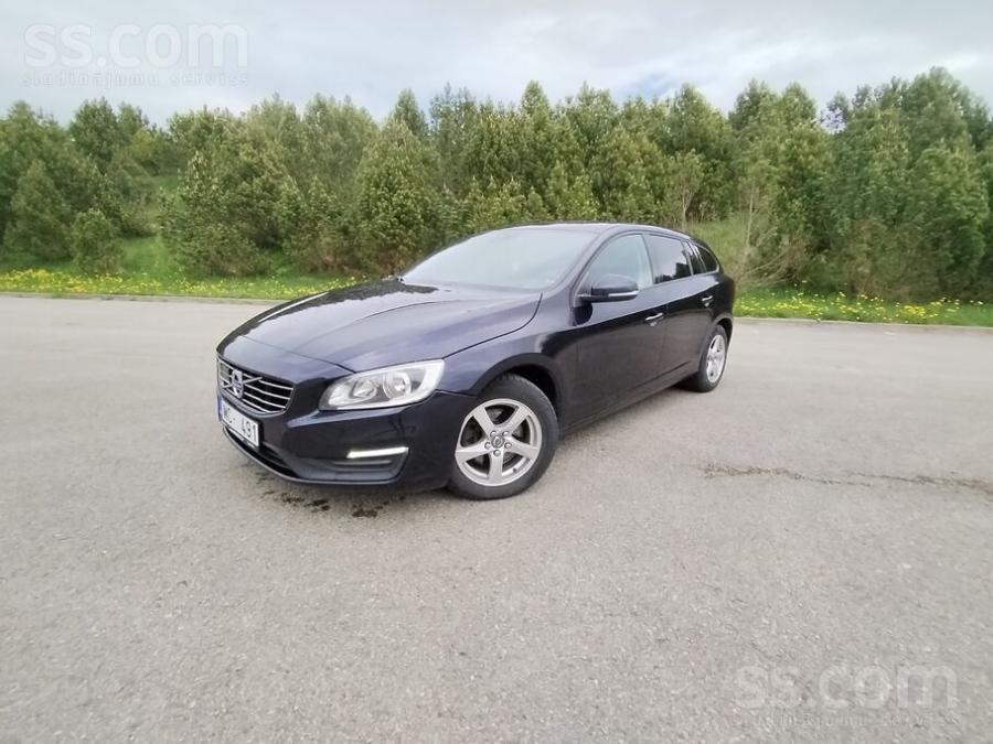 Zils Volvo V60 2015 Talsi, ar dzinēja tilpumu 2.00 L un nobraukumu 277 tūkst. km par 5350 €, foto 1 vietnē AUTOMOTO.COM.LV