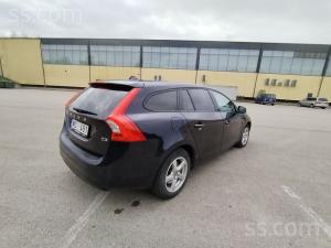 Zils Volvo V60 2015 Talsi, ar dzinēja tilpumu 2.00 L un nobraukumu 277 tūkst. km par 5350 €, foto 5 vietnē AUTOMOTO.COM.LV