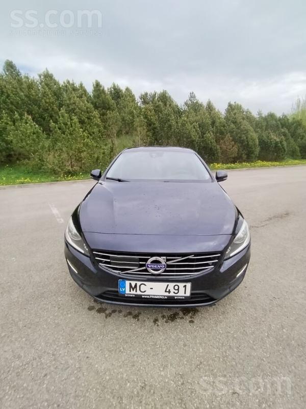 Zils Volvo V60 2015 Talsi, ar dzinēja tilpumu 2.00 L un nobraukumu 277 tūkst. km par 5350 €, foto 6 vietnē AUTOMOTO.COM.LV