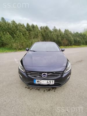 Zils Volvo V60 2015 Talsi, ar dzinēja tilpumu 2.00 L un nobraukumu 277 tūkst. km par 5350 €, foto 7 vietnē AUTOMOTO.COM.LV