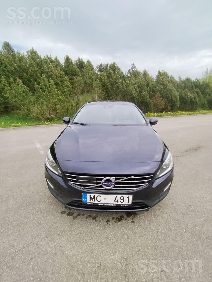 Zils Volvo V60 2015 Talsi, ar dzinēja tilpumu 2.00 L un nobraukumu 277 tūkst. km par 5350 €, foto 7 vietnē AUTOMOTO.COM.LV