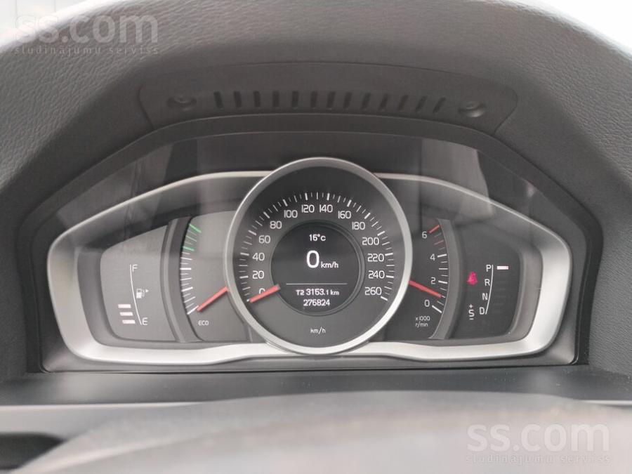 Zils Volvo V60 2015 Talsi, ar dzinēja tilpumu 2.00 L un nobraukumu 277 tūkst. km par 5350 €, foto 11 vietnē AUTOMOTO.COM.LV