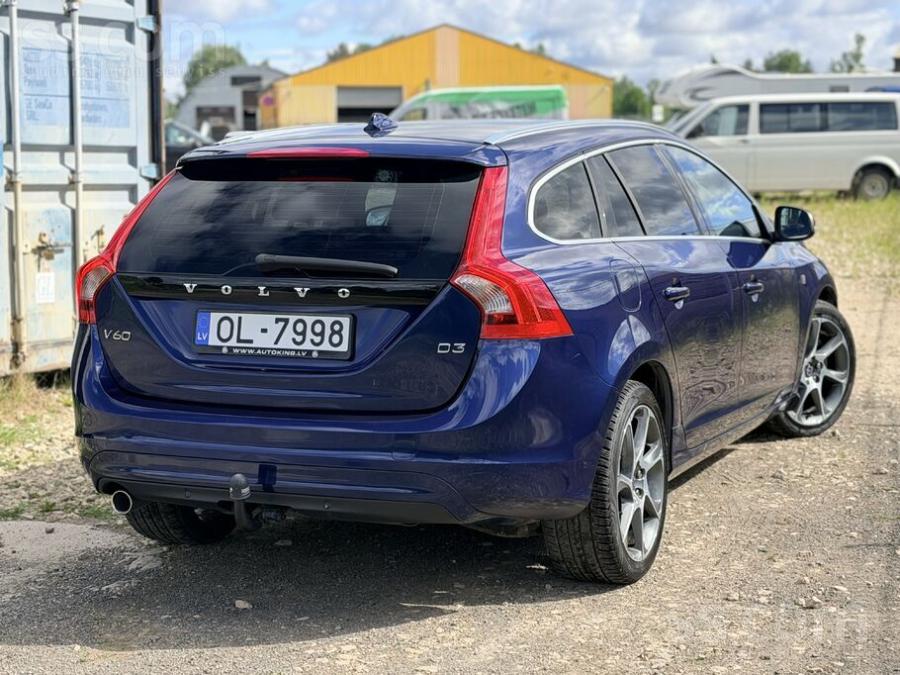 Blue Volvo V60 2015 in Riga, with an engine capacity of 2.00 L and mileage of 253 thousand km for 9500 €, photo 5 on AUTOMOTO.COM.LV