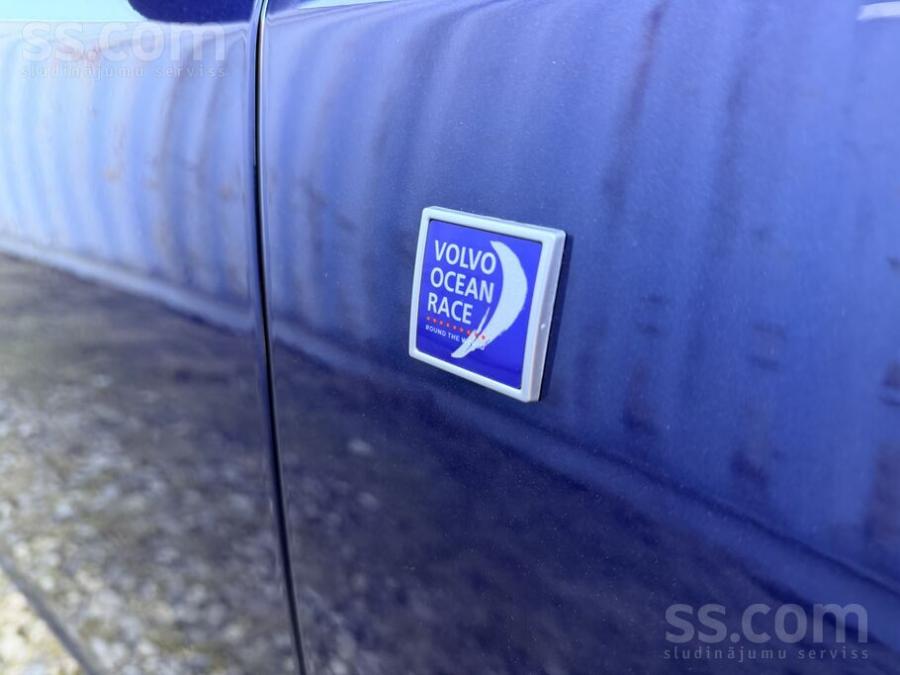 Blue Volvo V60 2015 in Riga, with an engine capacity of 2.00 L and mileage of 253 thousand km for 9500 €, photo 8 on AUTOMOTO.COM.LV