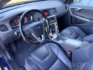Blue Volvo V60 2015 in Riga, with an engine capacity of 2.00 L and mileage of 253 thousand km for 9500 €, photo 12 on AUTOMOTO.COM.LV