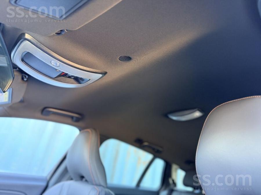 Blue Volvo V60 2015 in Riga, with an engine capacity of 2.00 L and mileage of 253 thousand km for 9500 €, photo 14 on AUTOMOTO.COM.LV