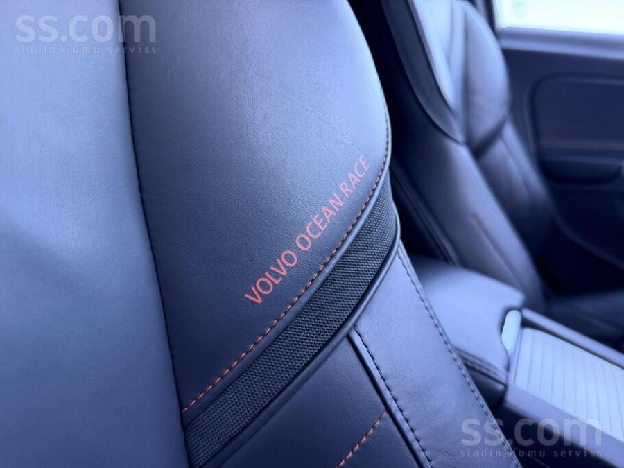 Blue Volvo V60 2015 in Riga, with an engine capacity of 2.00 L and mileage of 253 thousand km for 9500 €, photo 29 on AUTOMOTO.COM.LV