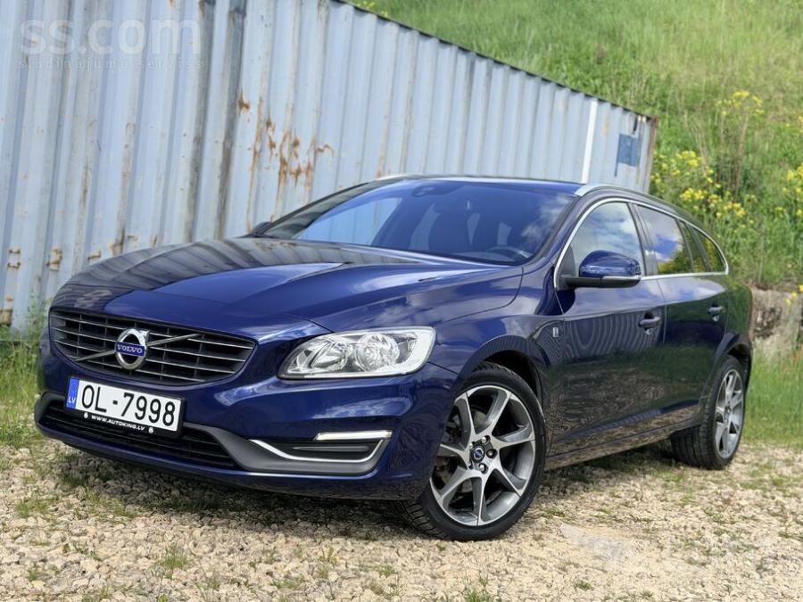 Blue Volvo V60 2015 in Riga, with an engine capacity of 2.00 L and mileage of 253 thousand km for 9500 €, photo 32 on AUTOMOTO.COM.LV